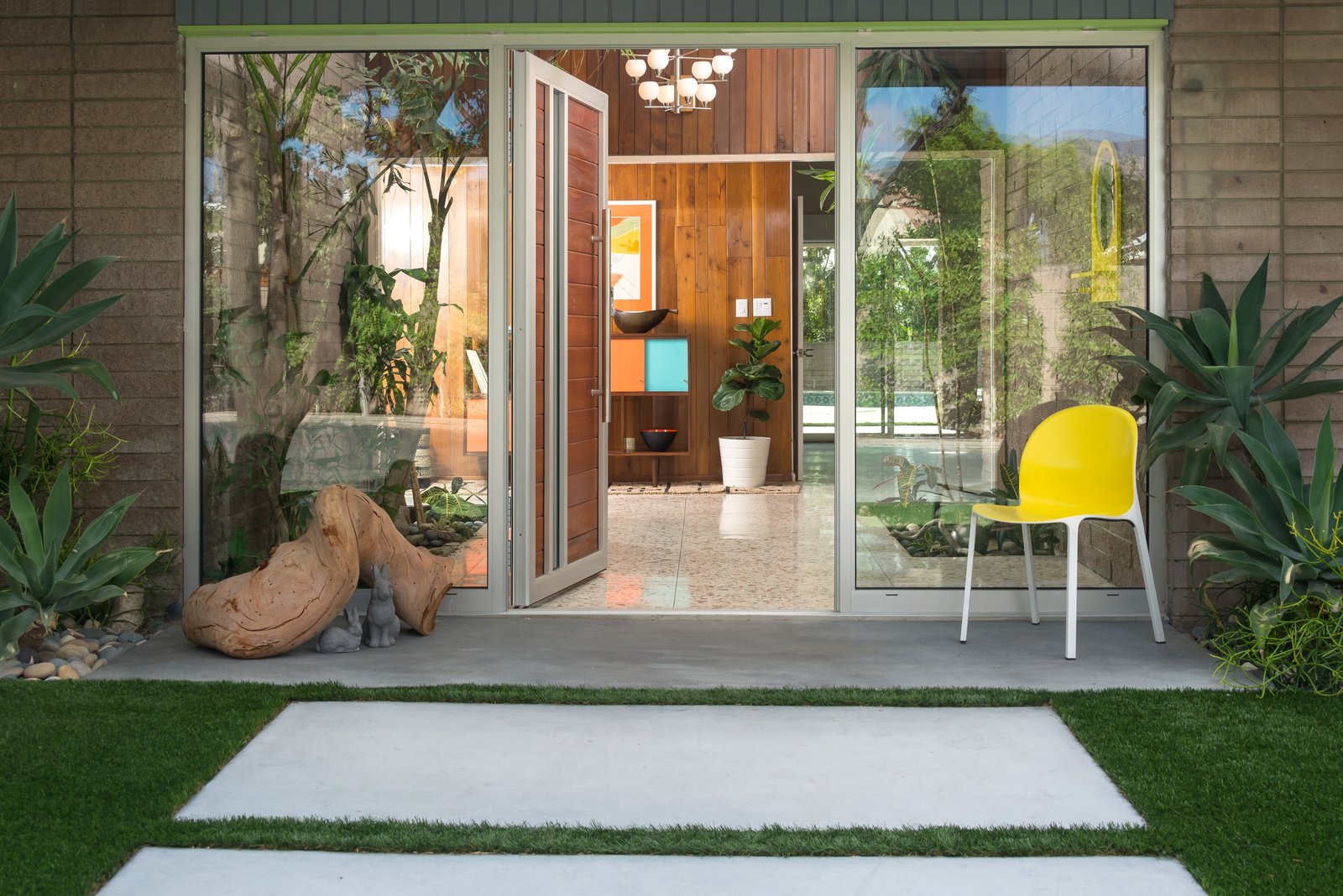 Photo 2 of 11 in Step Back in Time in This Midcentury Now Asking $1.4M ...