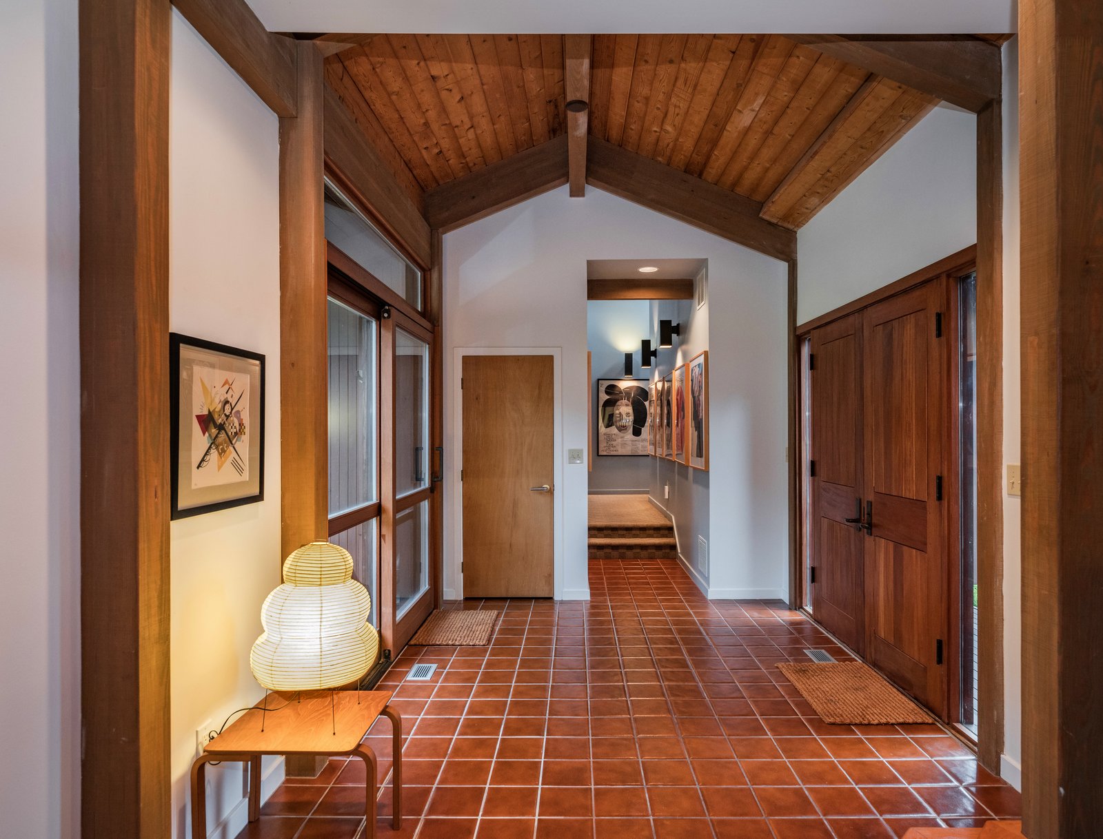Photo 4 of 16 in A Midcentury-Inspired Post-and-Beam Home Hits the ...