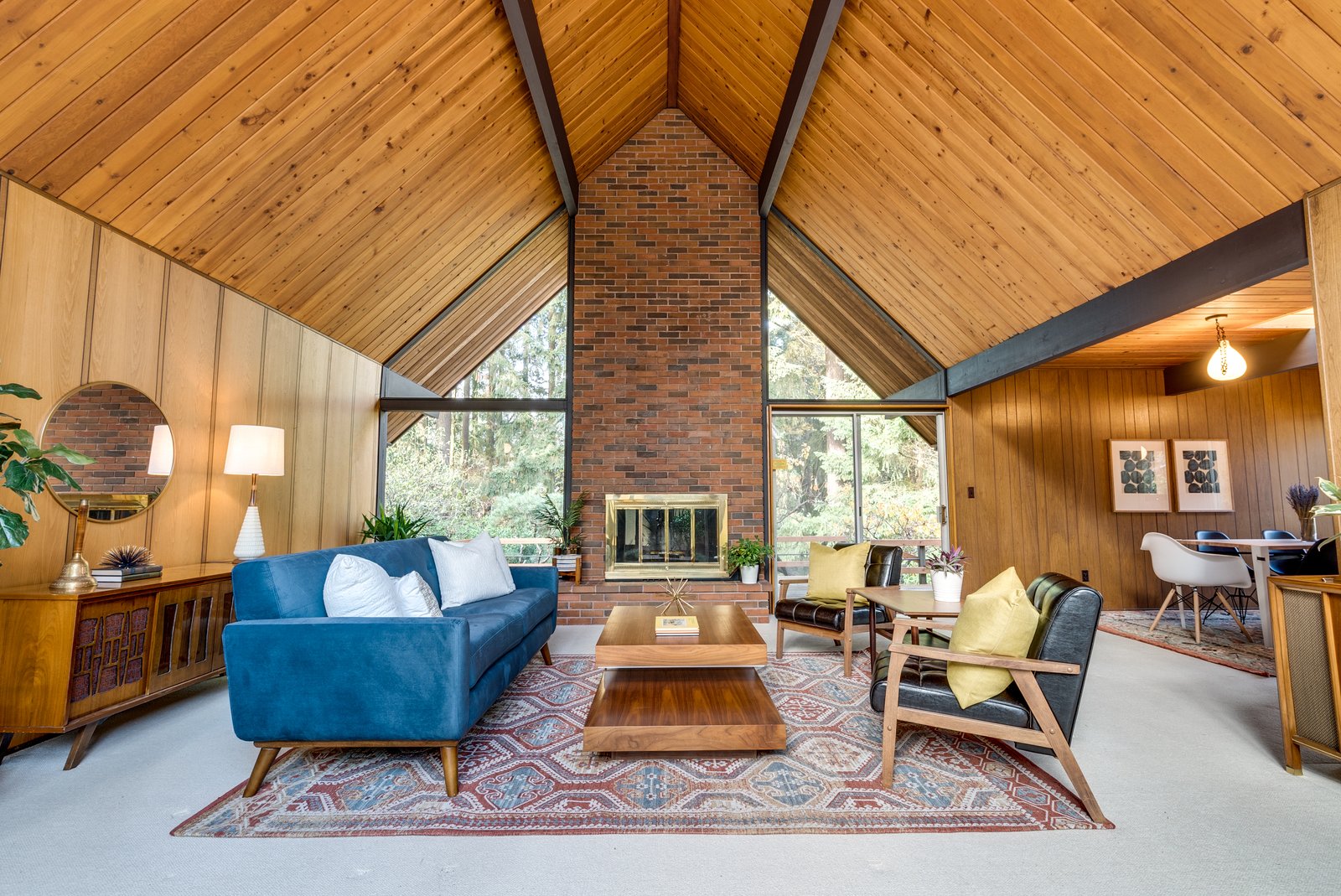 Photo 5 of 15 in A Midcentury Rummer Home Near Portland Hits the Market ...