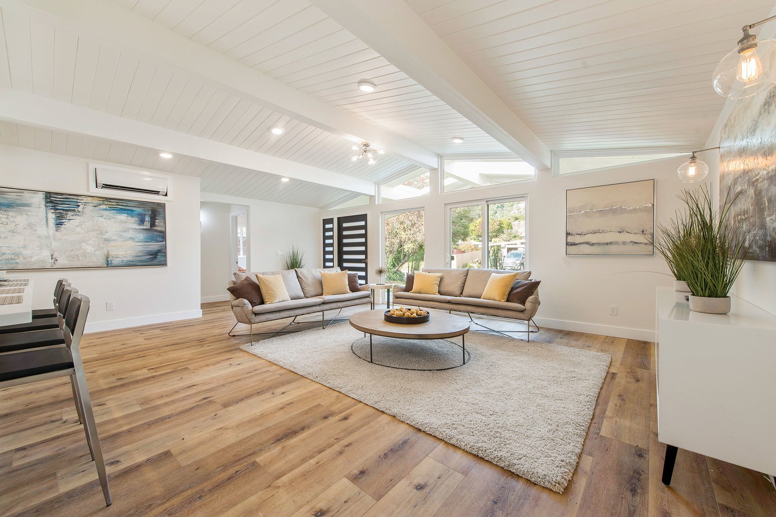 Photo 3 of 17 in A Modernized Marin County Eichler Lists For $1.5M - Dwell