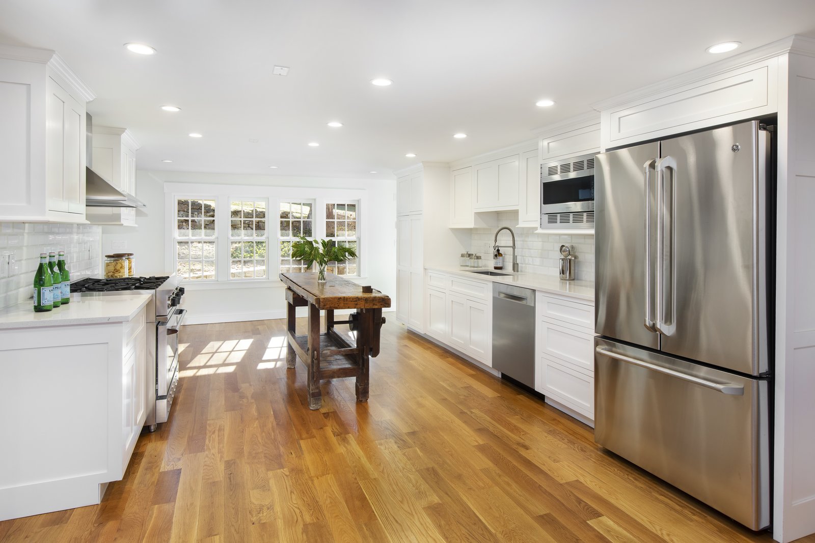 Photo 15 of 19 in Bruce Willis and Emma Heming List Their Sprawling New ...