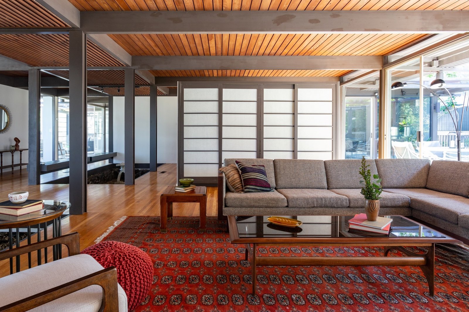 Photo 3 of 13 in A Japanese-Inspired Charles Wong Post-and-Beam Home ...