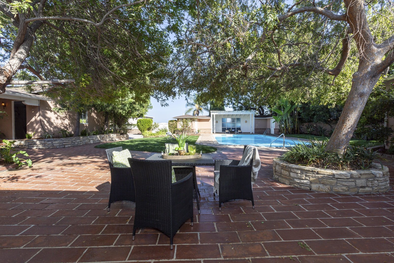 Photo 6 of 7 in Joseph Gordon-Levitt's Vintage 1940s Ranch House Lists ...