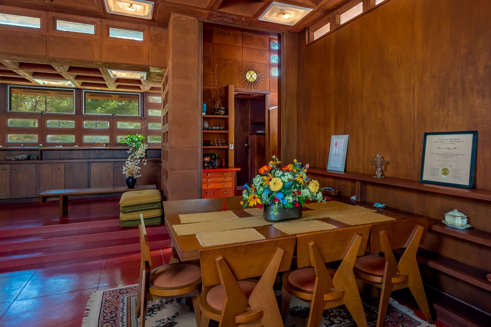 Photo 13 of 21 in Frank Lloyd Wright’s Pappas House in St. Louis Is ...