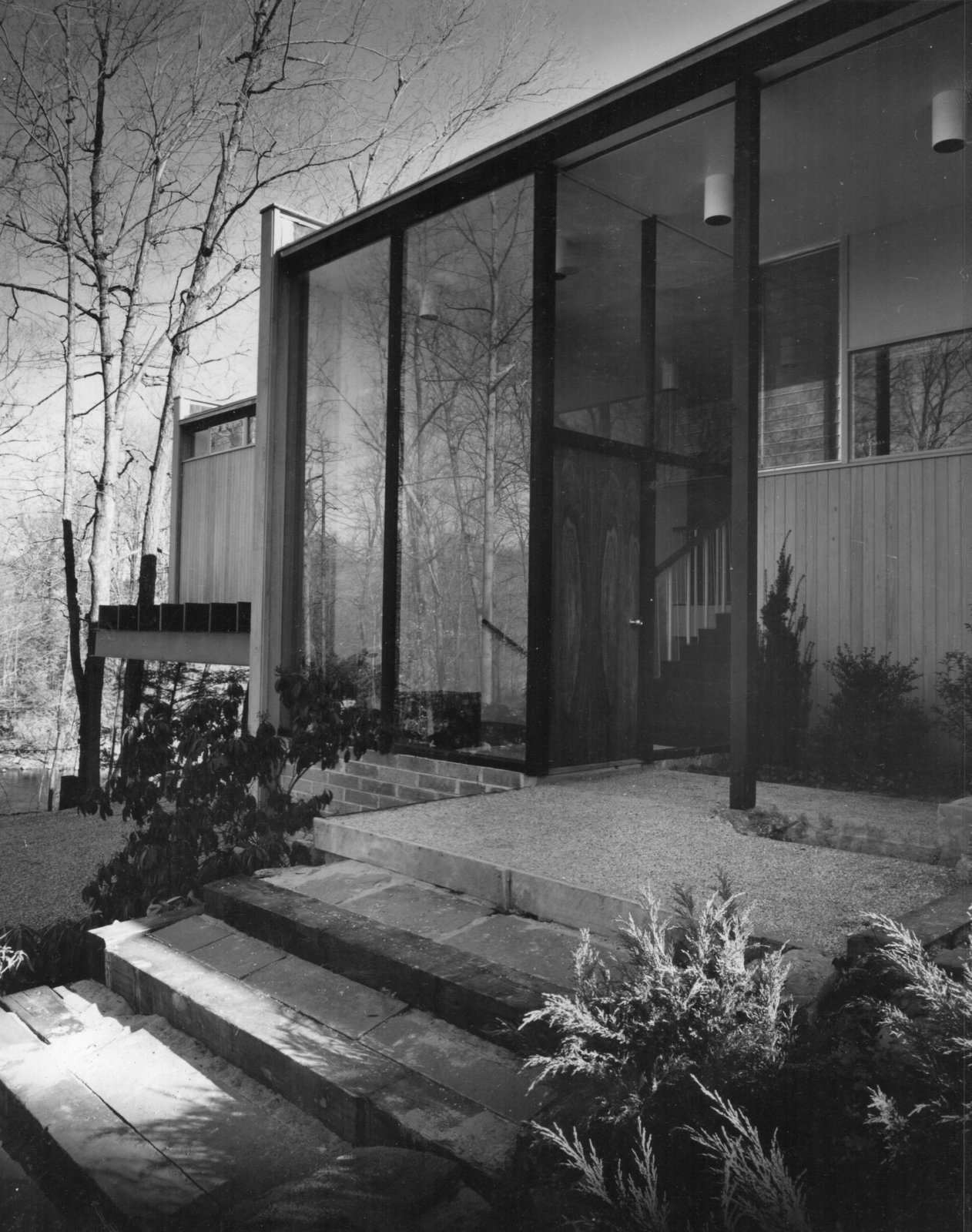 Photo 12 of 13 in A Magnificent Neutra-Designed Home in Connecticut Is ...
