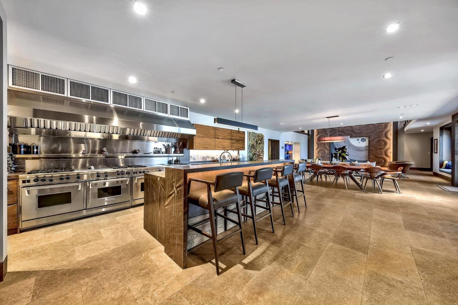 Photo 6 of 15 in A Lake Tahoe Mansion Where Frank Sinatra Used to Hang ...