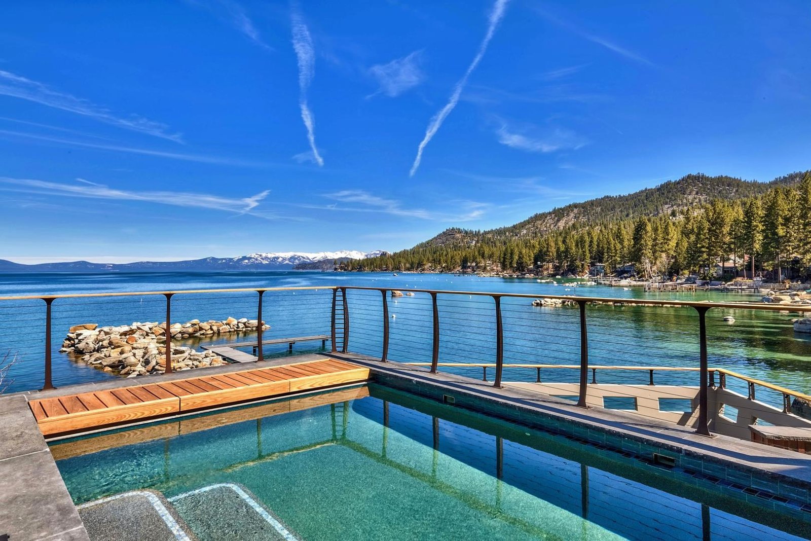 Photo 13 of 15 in A Lake Tahoe Mansion Where Frank Sinatra Used to Hang ...