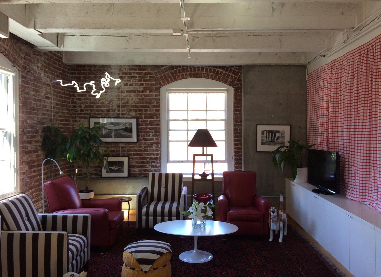 Photo 5 of 18 in Before & After: This Portland Loft’s Pink-Hued ...