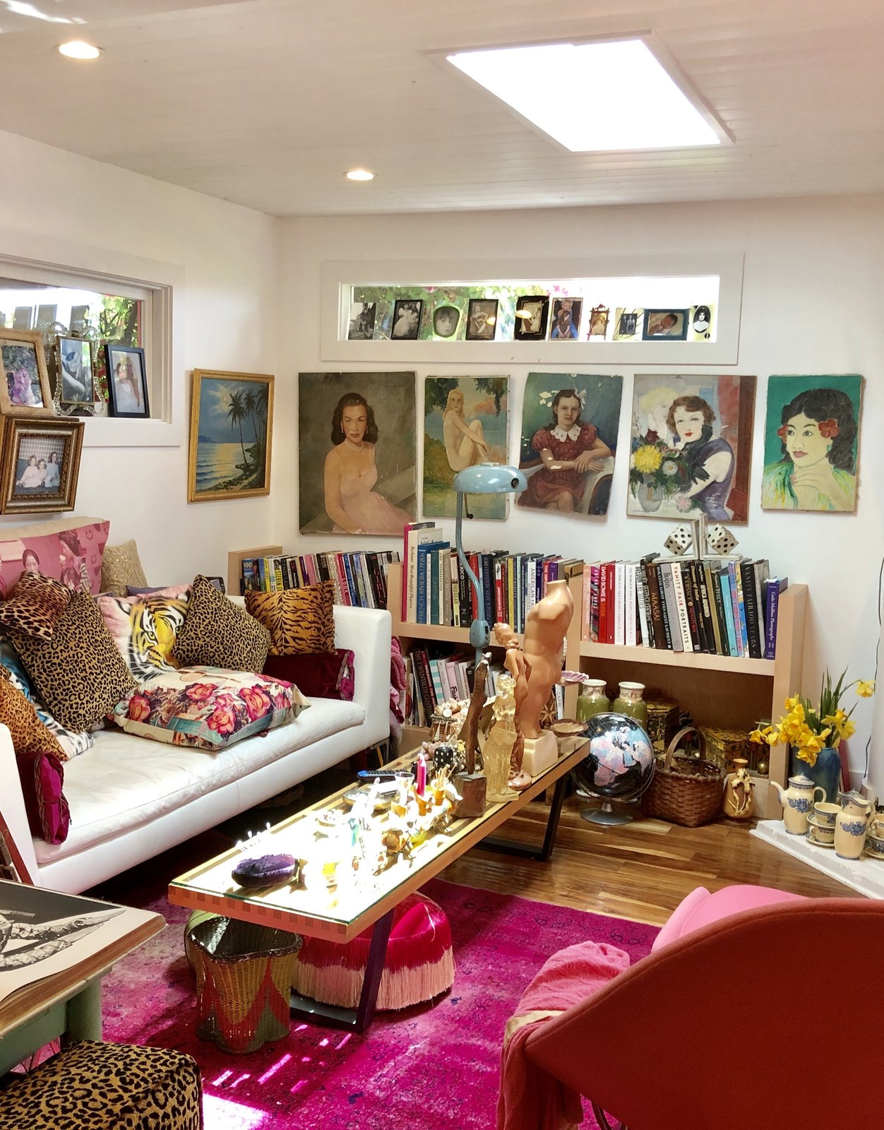 Photo 4 of 9 in Fashion Icon Betsey Johnson Lists Her Hot Pink Mobile ...