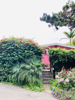 Betsey Johnson Malibu Mobile Home For Sale - Dwell