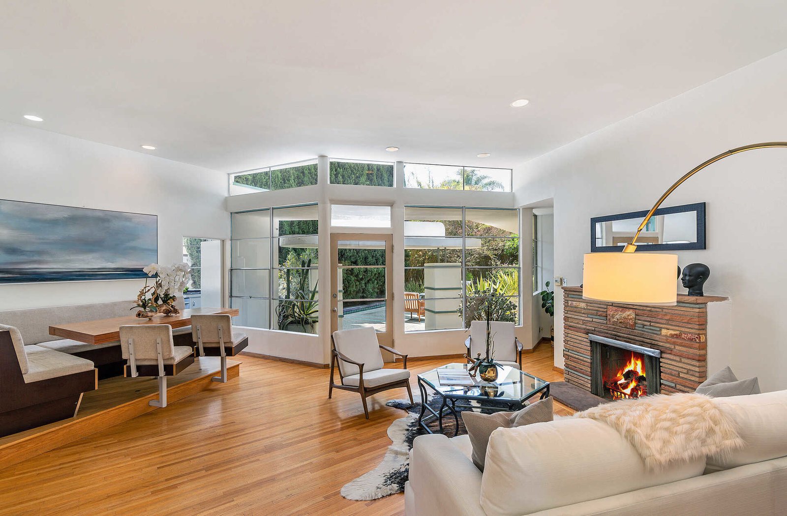 Photo 2 of 8 in A Streamline Moderne by William Kesling Lists for $1 ...