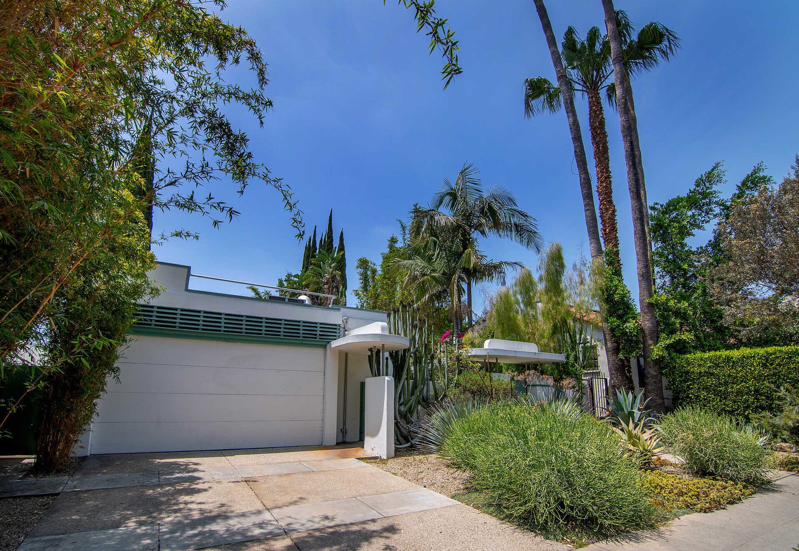 Photo 1 of 8 in A Streamline Moderne by William Kesling Lists for $1 ...