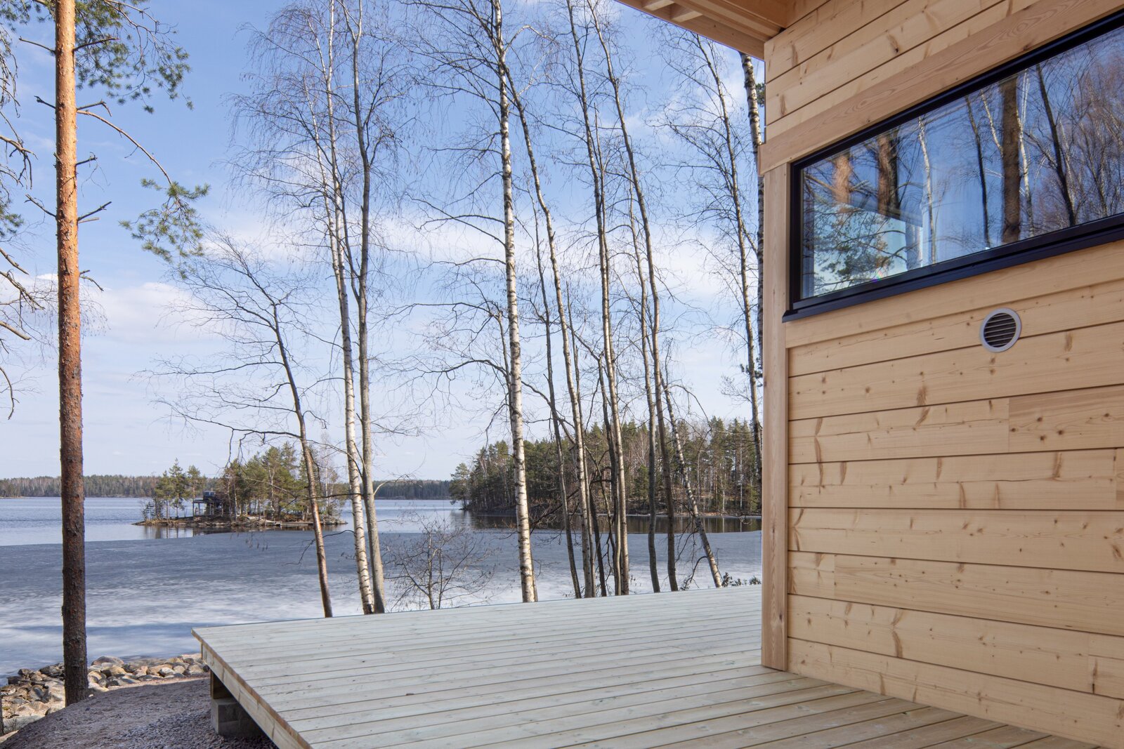Photo 9 of 9 in A Log Cabin Kit Sauna Is Built Lakeside for a Post ...