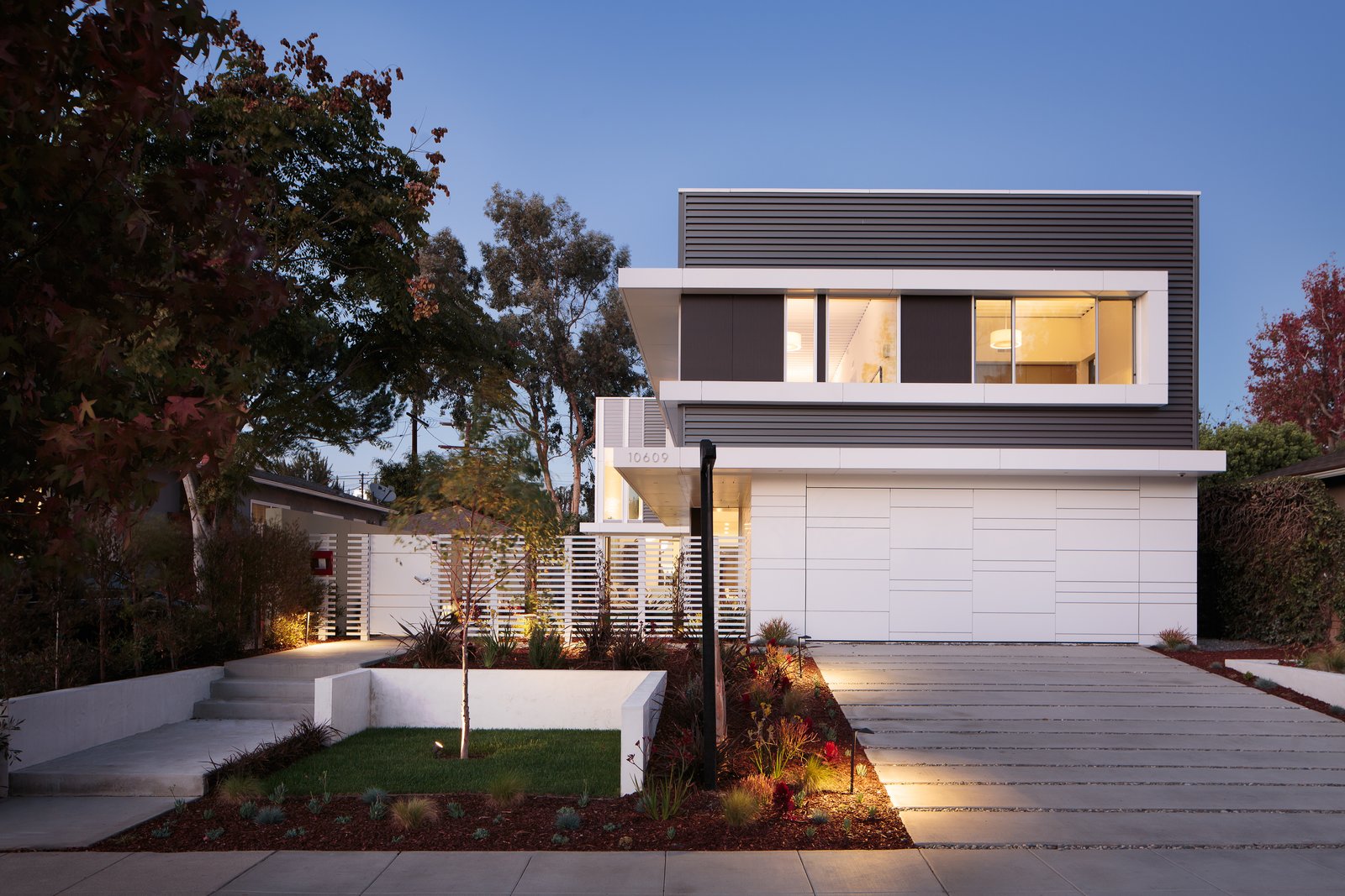 Photo 7 of 10 in Cheviot Hills by Proto Homes - Dwell
