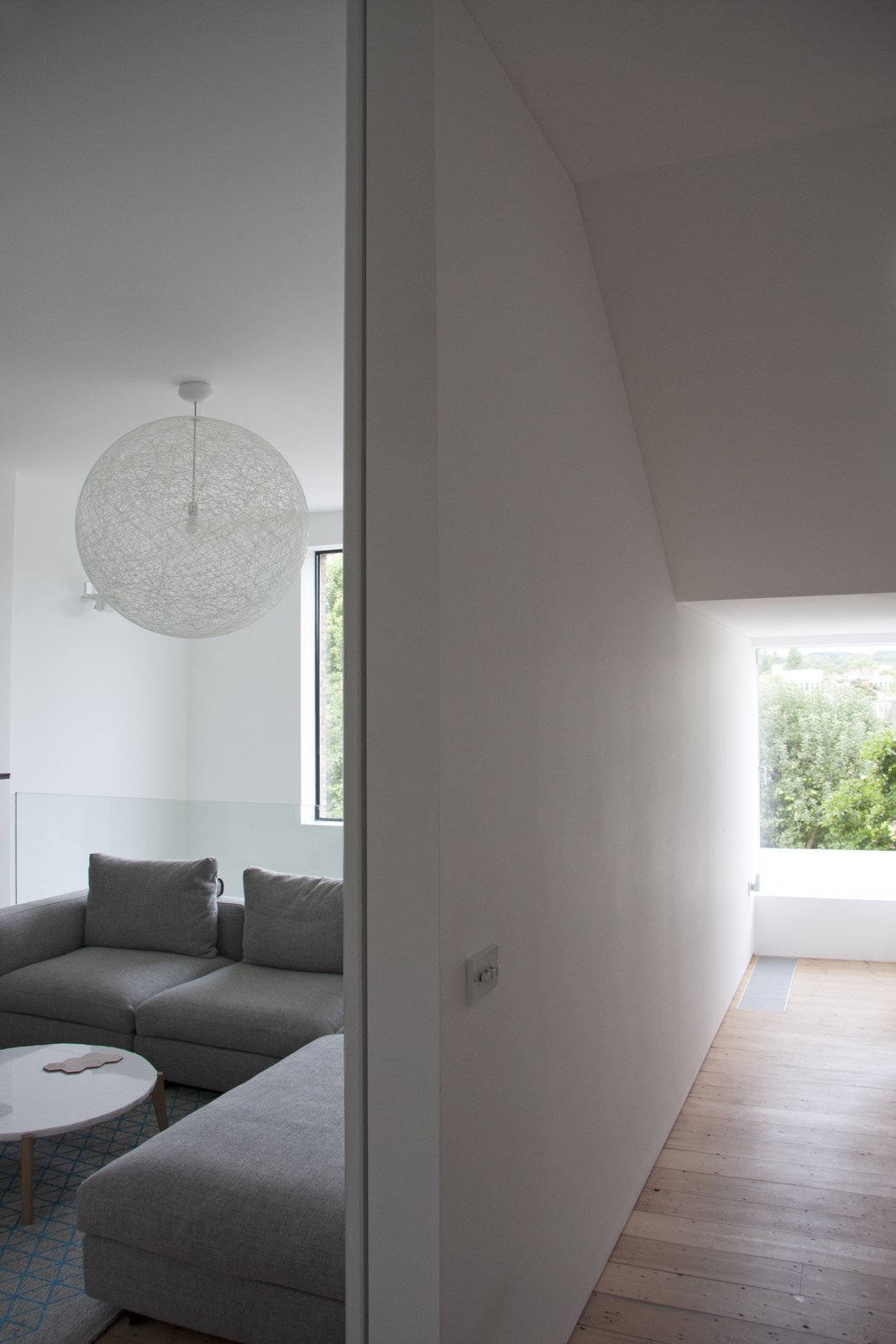 Photo 5 of 13 in Vertical Intersect by WILLIAM TOZER Associates - Dwell