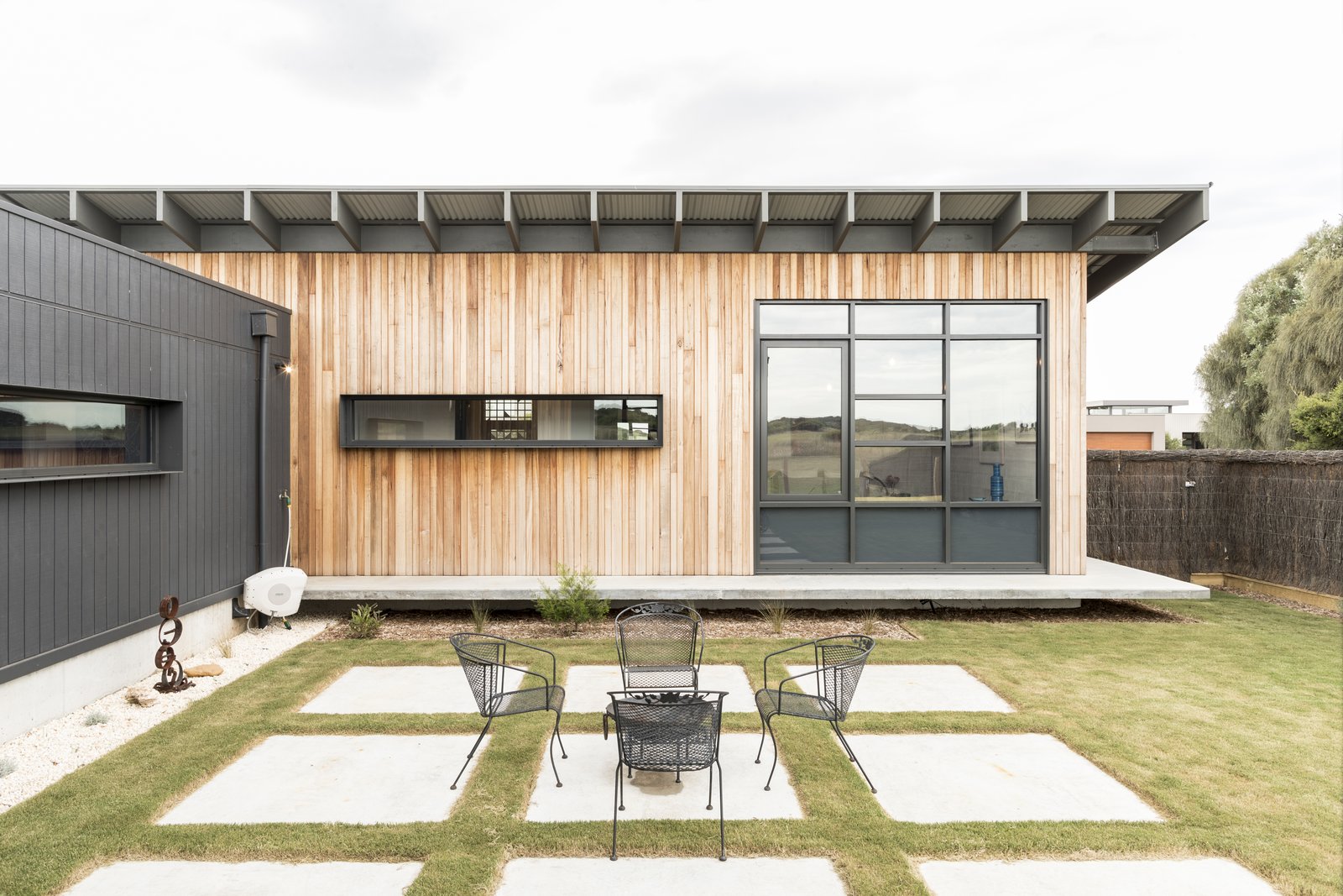 Photo 15 of 31 in The Golf Course House by Bespoke Architects - Dwell