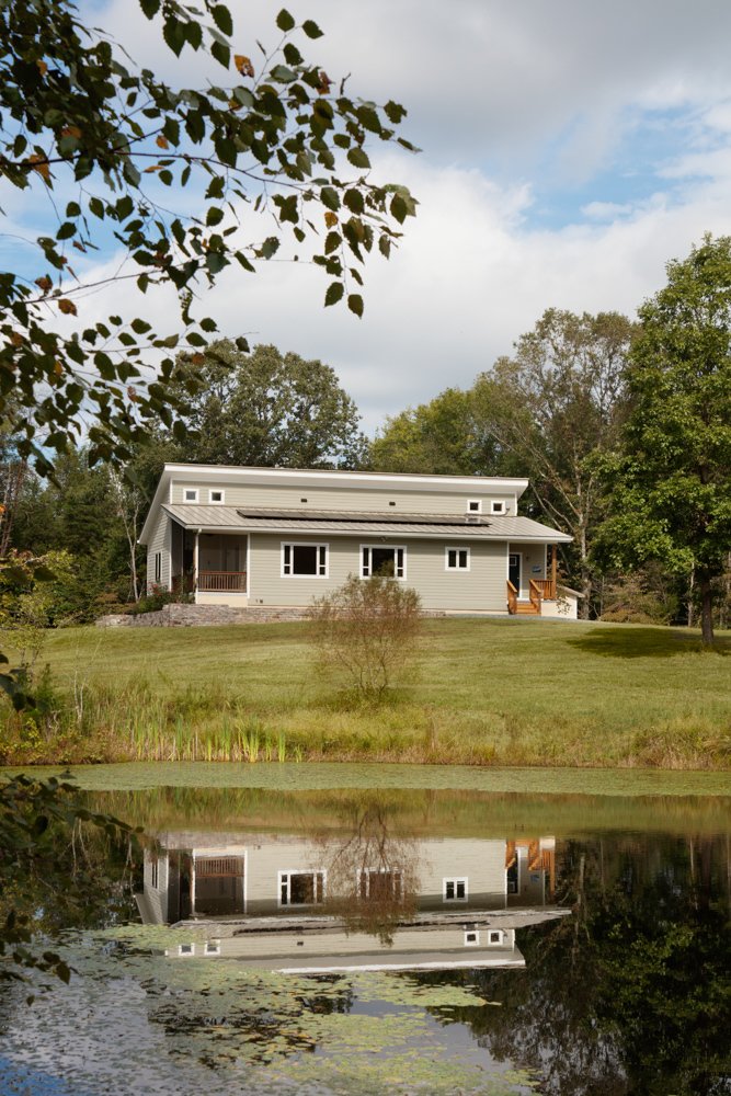 Photo 13 of 15 in Net-Zero Prefab Home by Deltec Homes - Dwell