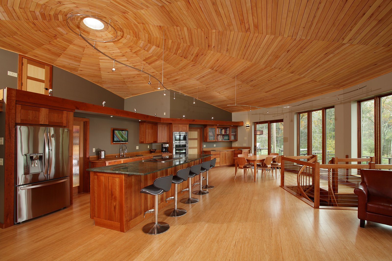 Photo 10 of 11 in Modern Round Deltec Homes by Deltec Homes - Dwell