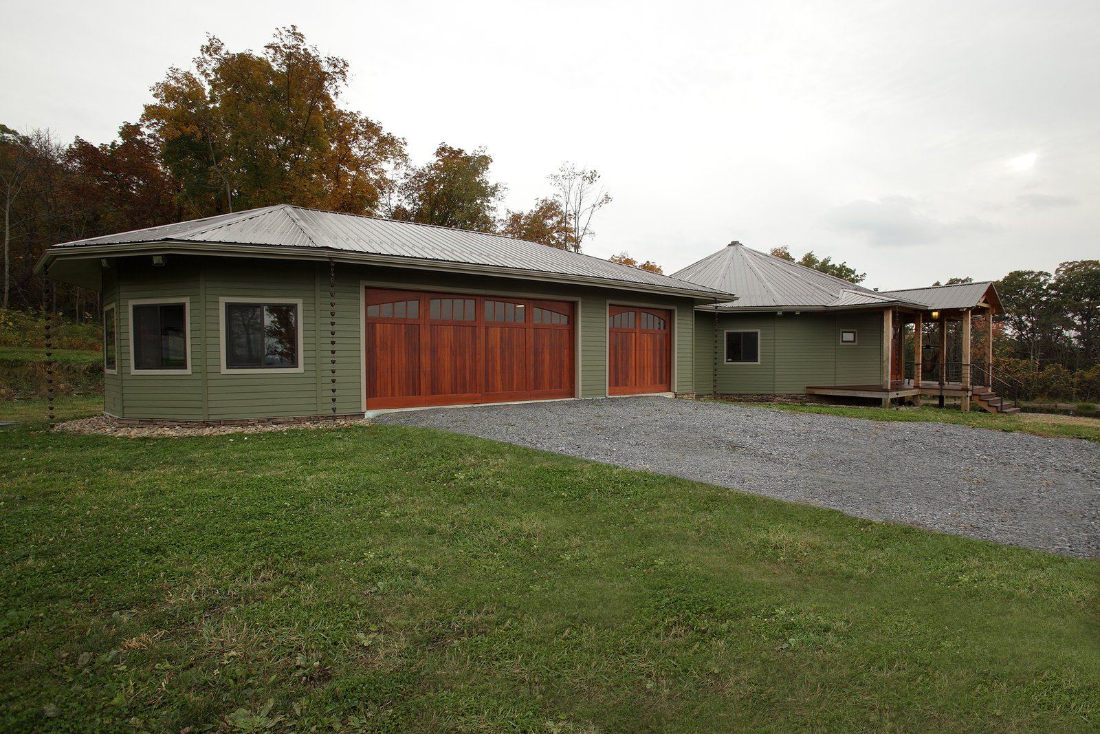 Photo 6 of 11 in Modern Round Deltec Homes by Deltec Homes - Dwell