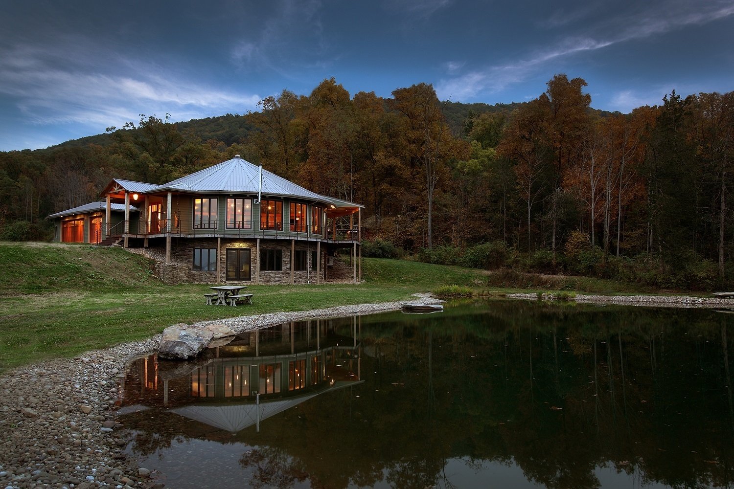 Photo 1 of 11 in Modern Round Deltec Homes by Deltec Homes - Dwell