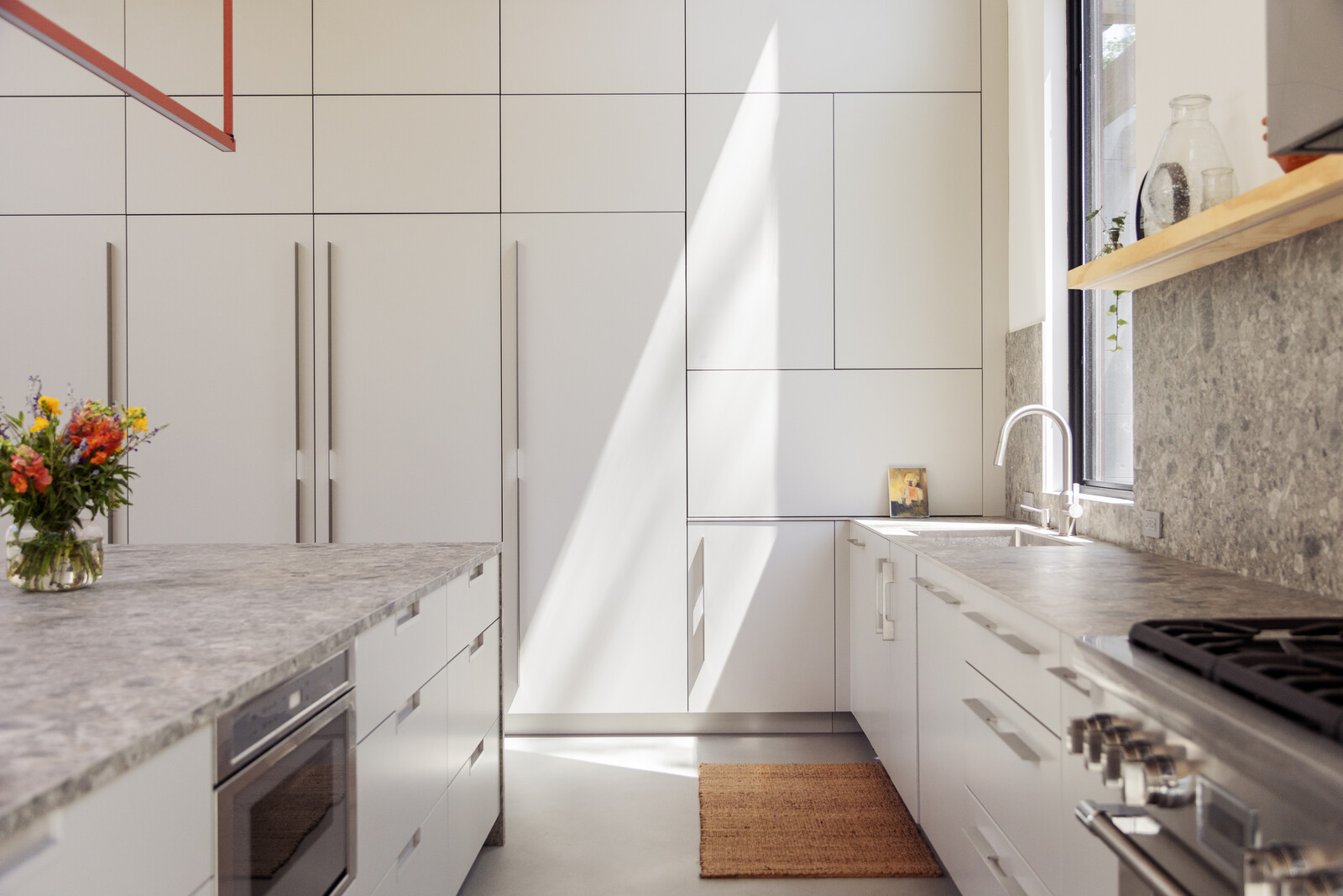 Photo 7 of 32 in Tenafly House by Jeff Jordan Architects - Dwell