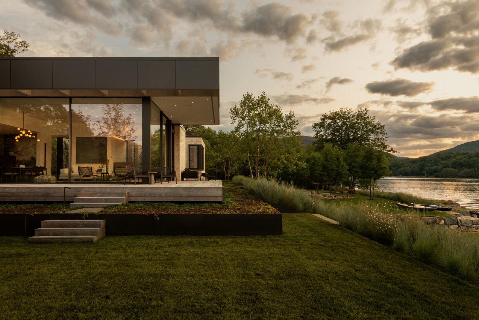 Photo 14 of 27 in Hudson Highlands House by Jeff Jordan Architects - Dwell