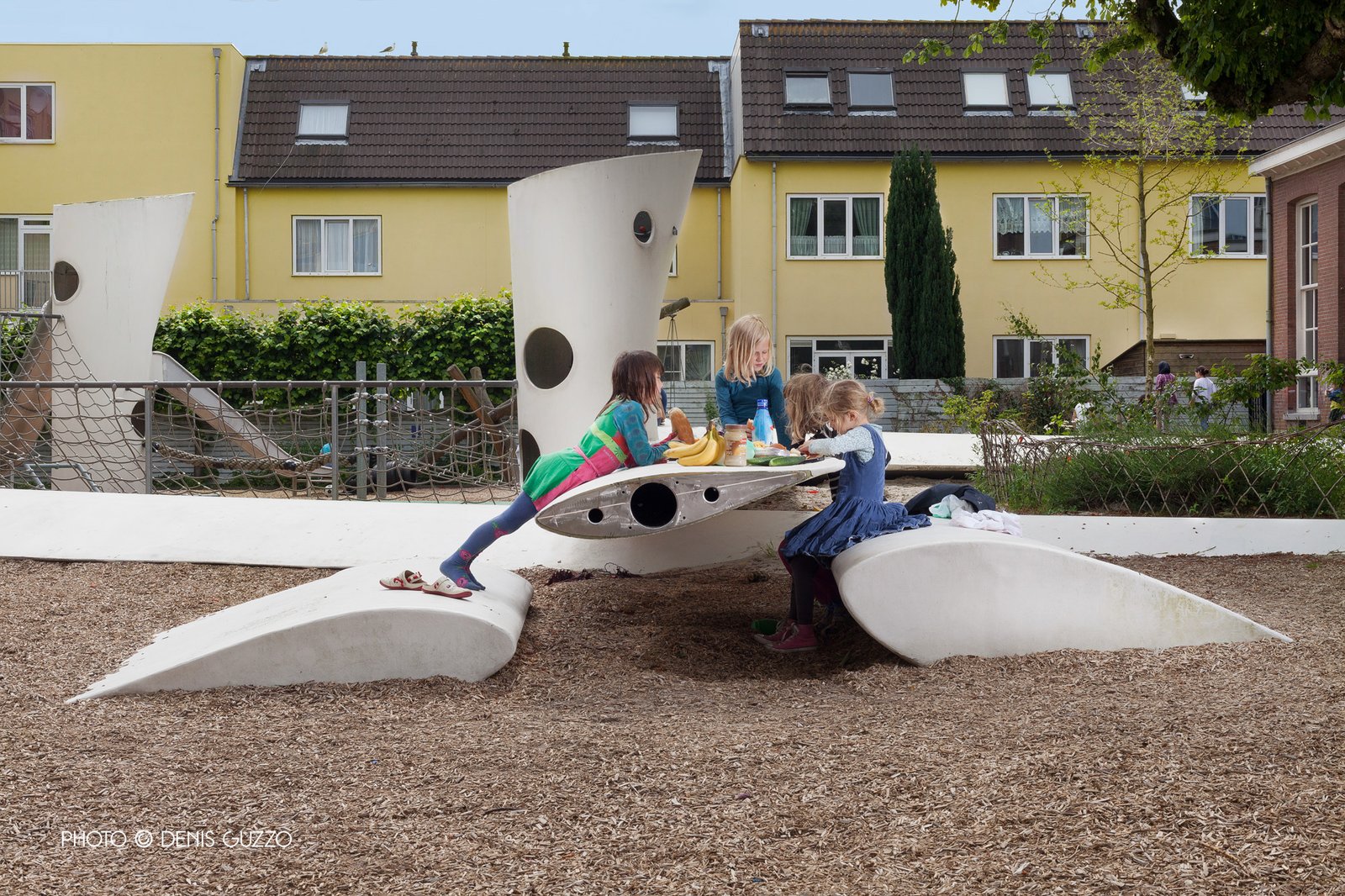 Photo 11 of 11 in 10 Playgrounds With Modern Twists - Dwell
