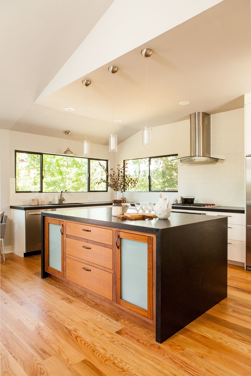 Photo 5 of 9 in Rustic Ranch by Studio SHK - Dwell