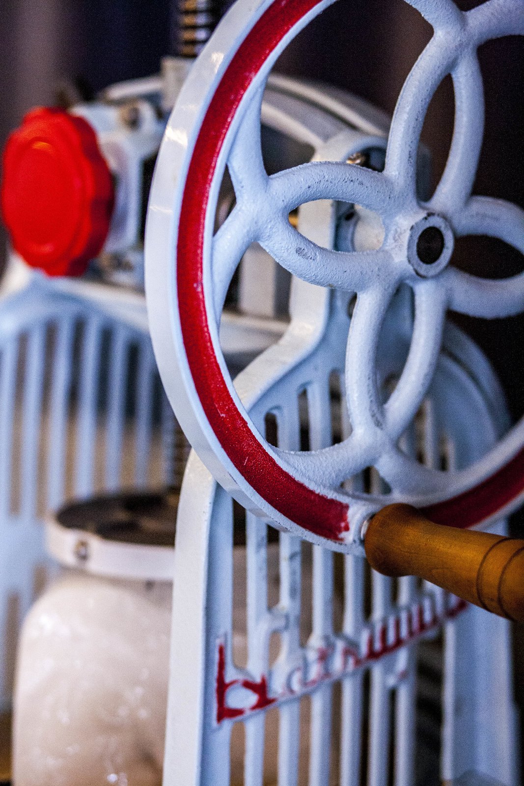 Photo 11 of 12 in Run, Don't Walk to This Frank Lloyd Wright-Inspired ...