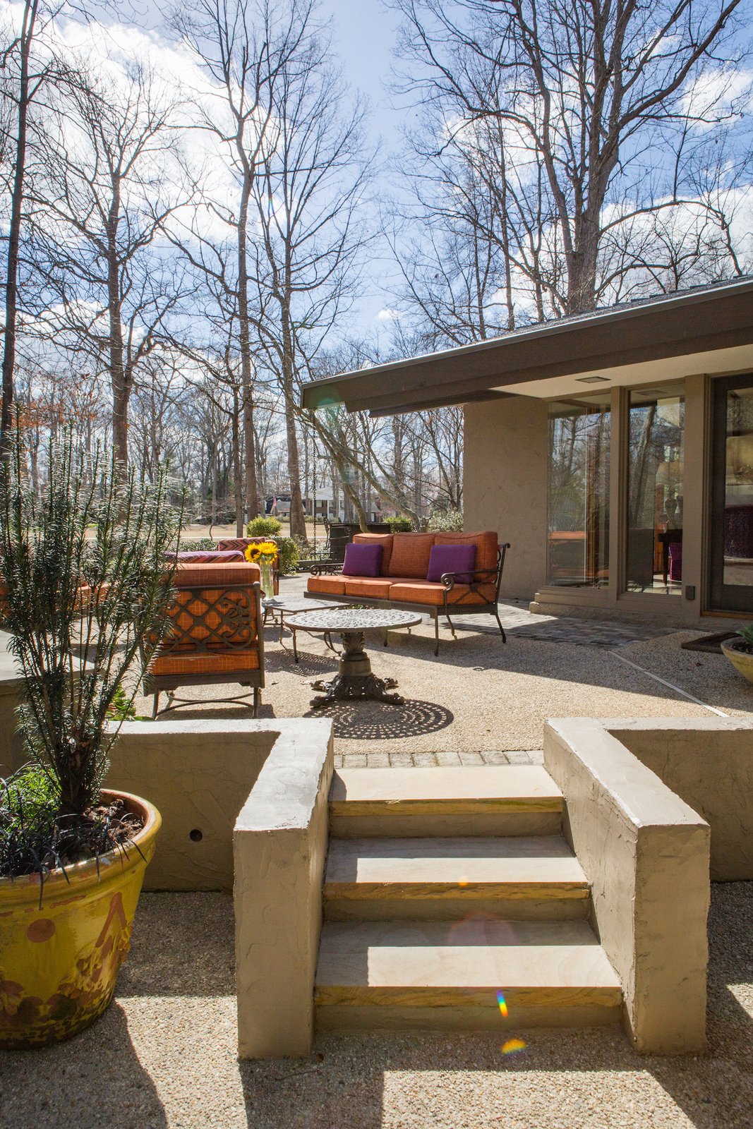 Photo 7 of 13 in Mid-century Modern Gathering Space by Kim Weiss for ...