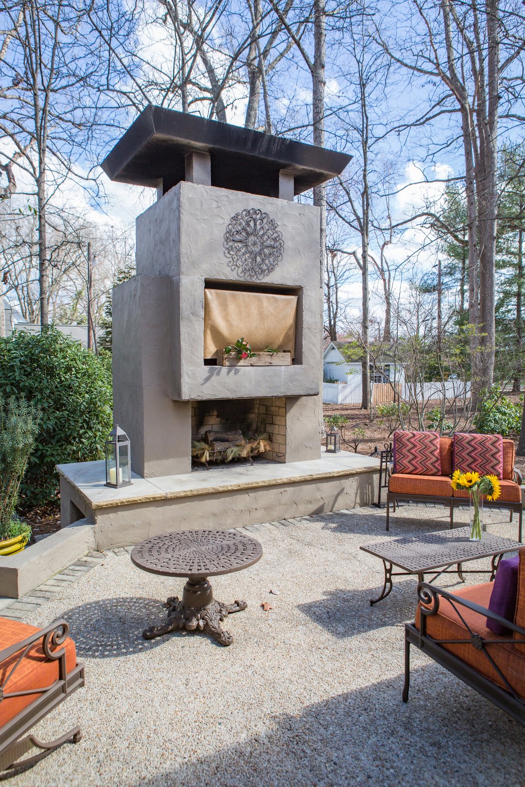 Photo 10 of 13 in Mid-century Modern Gathering Space by Kim Weiss - Dwell