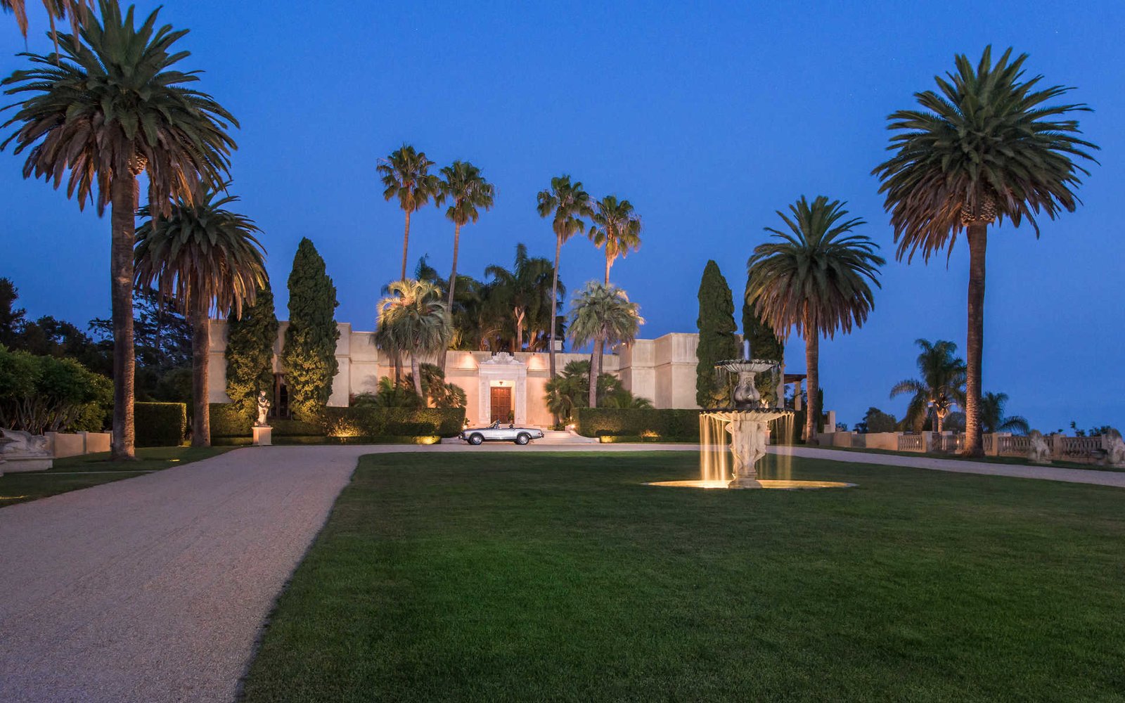 Photo 2 of 11 in This Legendary Santa Barbara Estate Counts John F ...