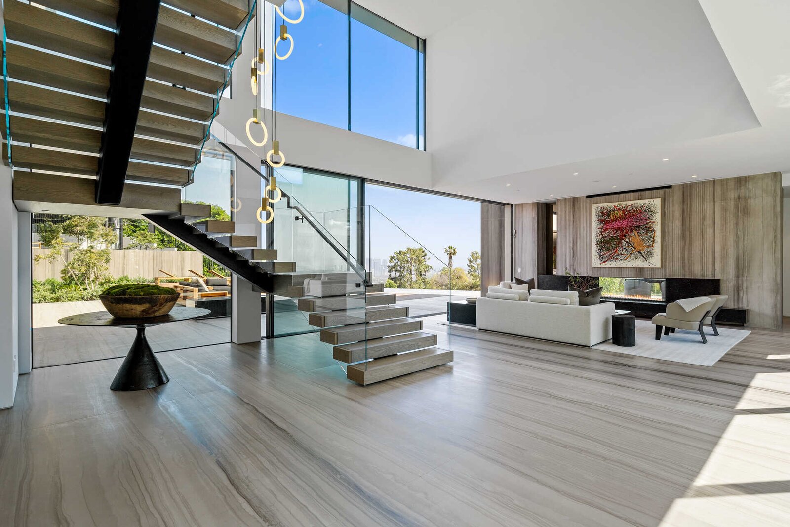 Photo 2 of 4 in Step Inside The Channel House, A Modern Beverly Hills ...