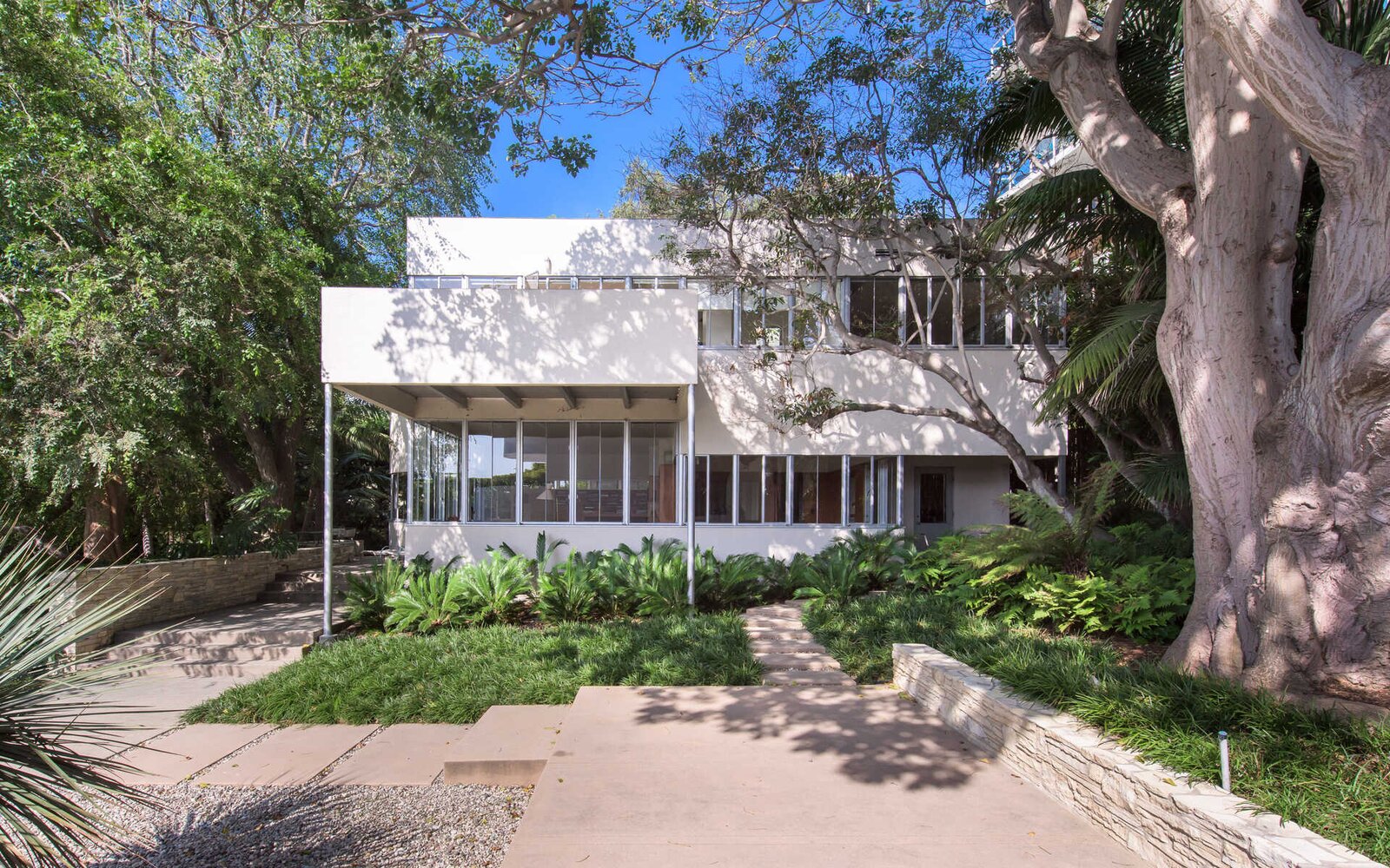 A Star-Studded Mid-Century Home by Richard Neutra Hits The Market (5 ...