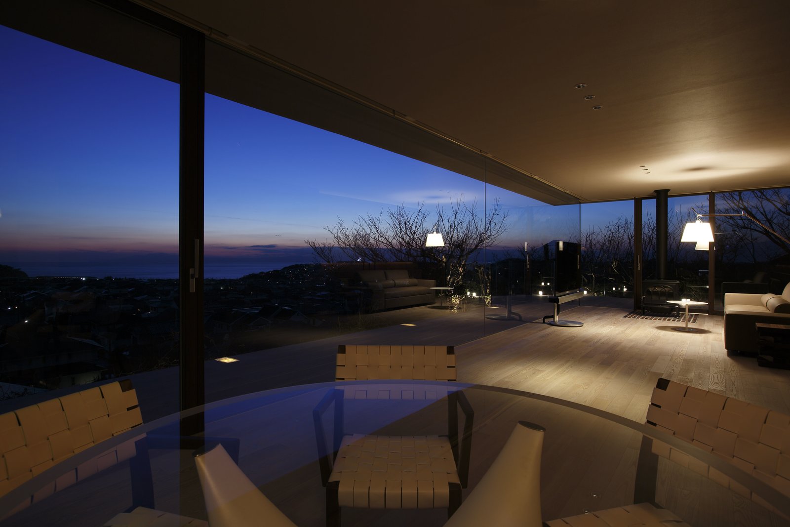 Photo 17 of 27 in CASA BARCA by Yas. Maeda/M-architects - Dwell