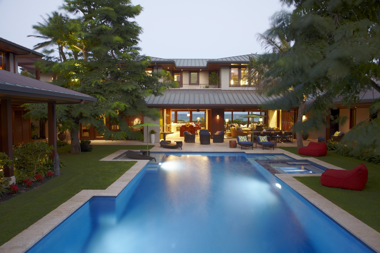 Oahu Beachfront Residence (5 Photos) - Dwell