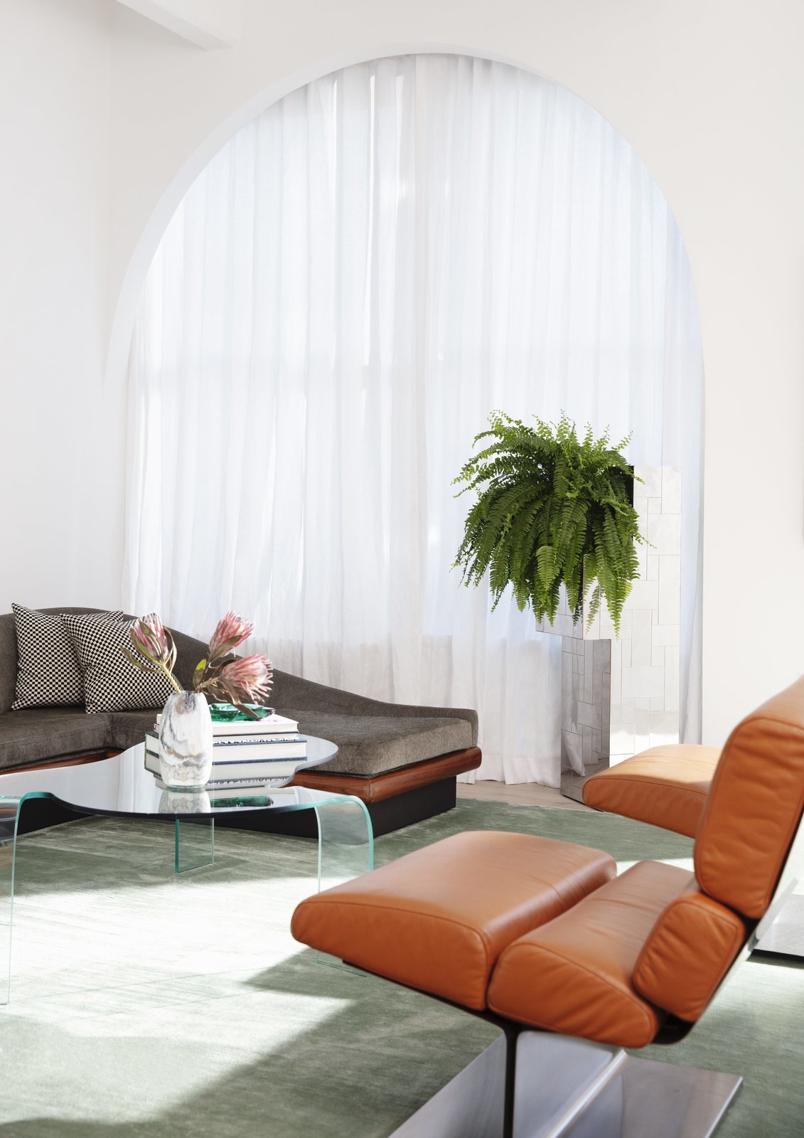 Photo 2 of 7 in Revamped Dumbo Condo by Husband Wife - Dwell