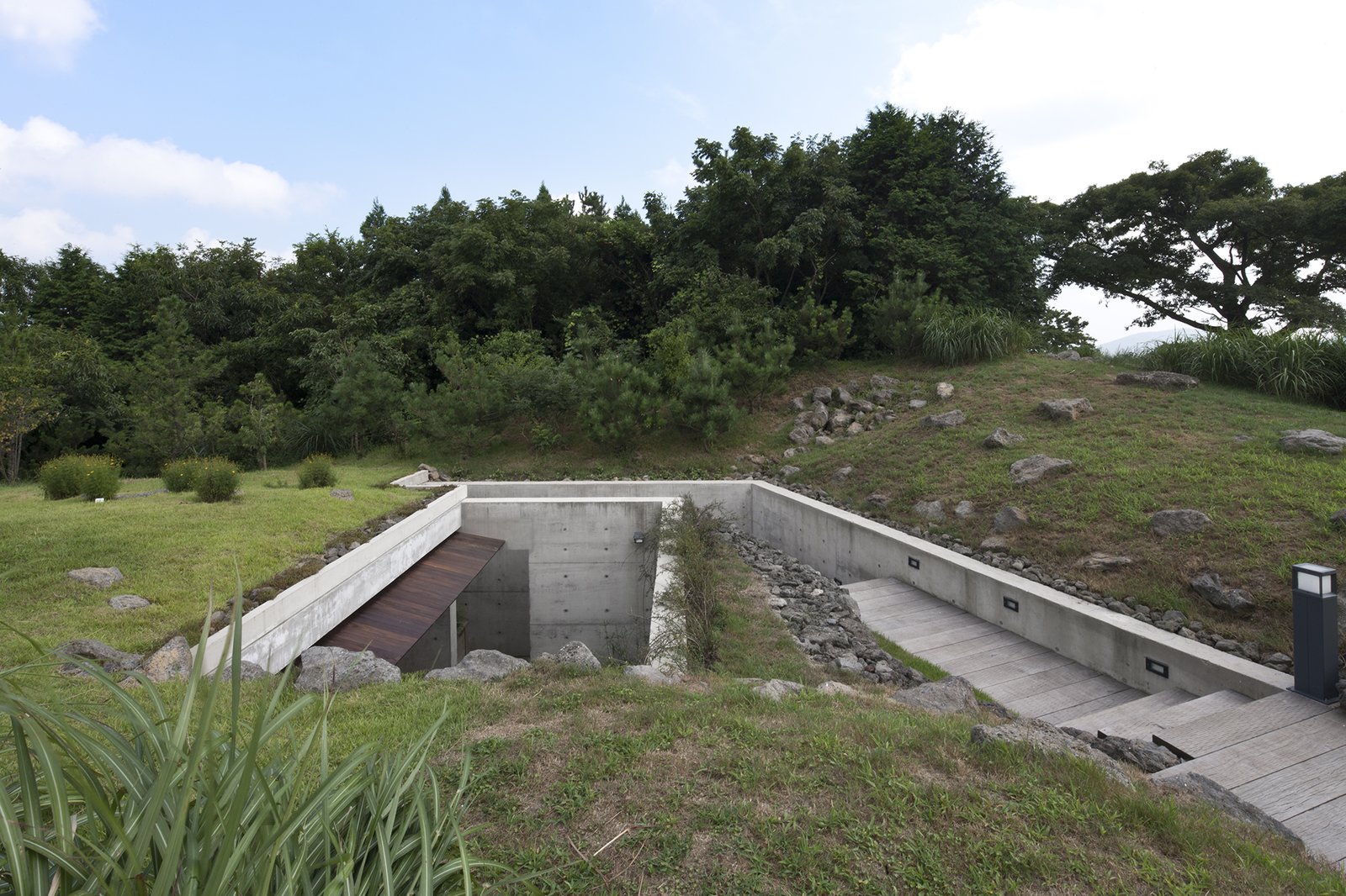 Photo 4 of 14 in 13 Subterranean Homes That Are Out of This World - Dwell