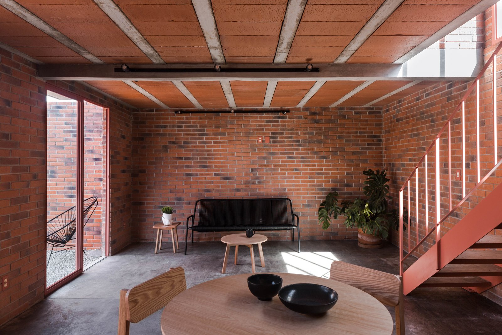 Photo 7 of 18 in Before & After: A Cramped Home in Mexico Gets a ...