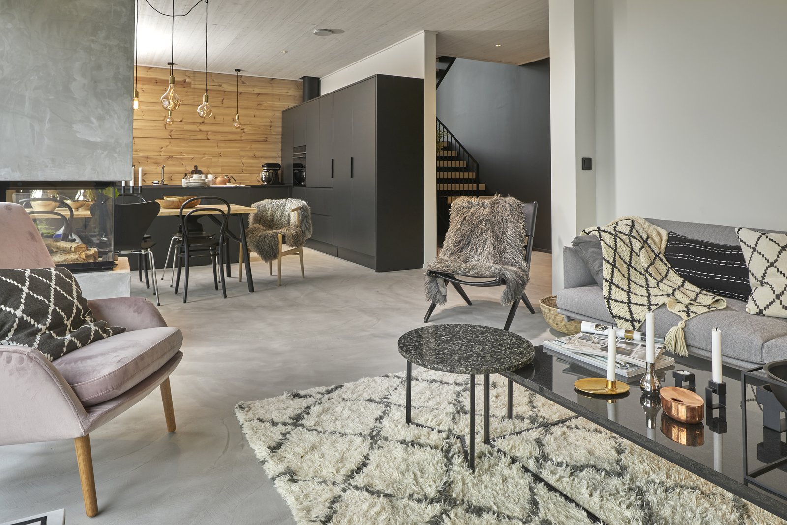 Photo 7 of 21 in These 8 Log Cabin Kit Homes Celebrate Nordic ...