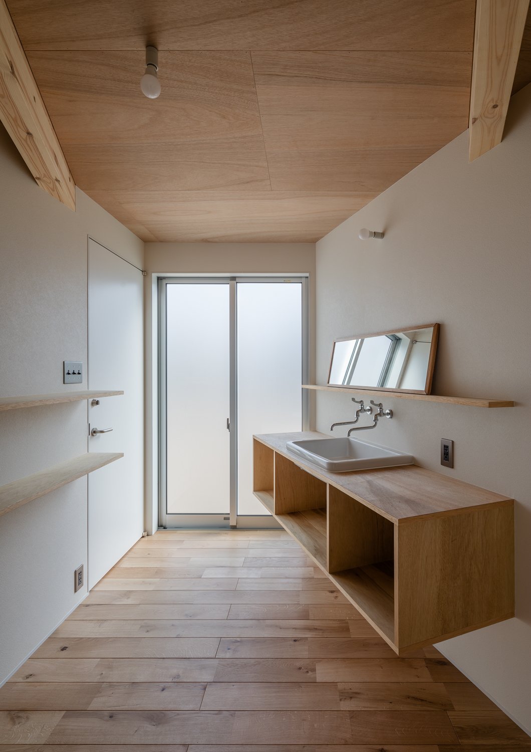 Photo 11 of 16 in This Dreamy Japanese Abode Is Part Greenhouse - Dwell