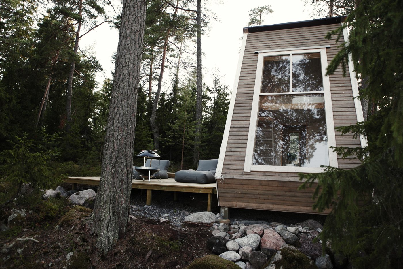Photo 4 of 11 in A Tiny Cabin Is Built in Three Weeks For Only $10.5K ...