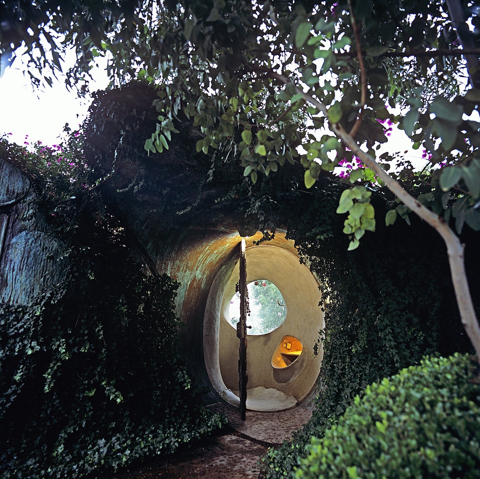 Photo 8 of 17 in This Lush, Underground Home Is a Hideaway Fit for a ...
