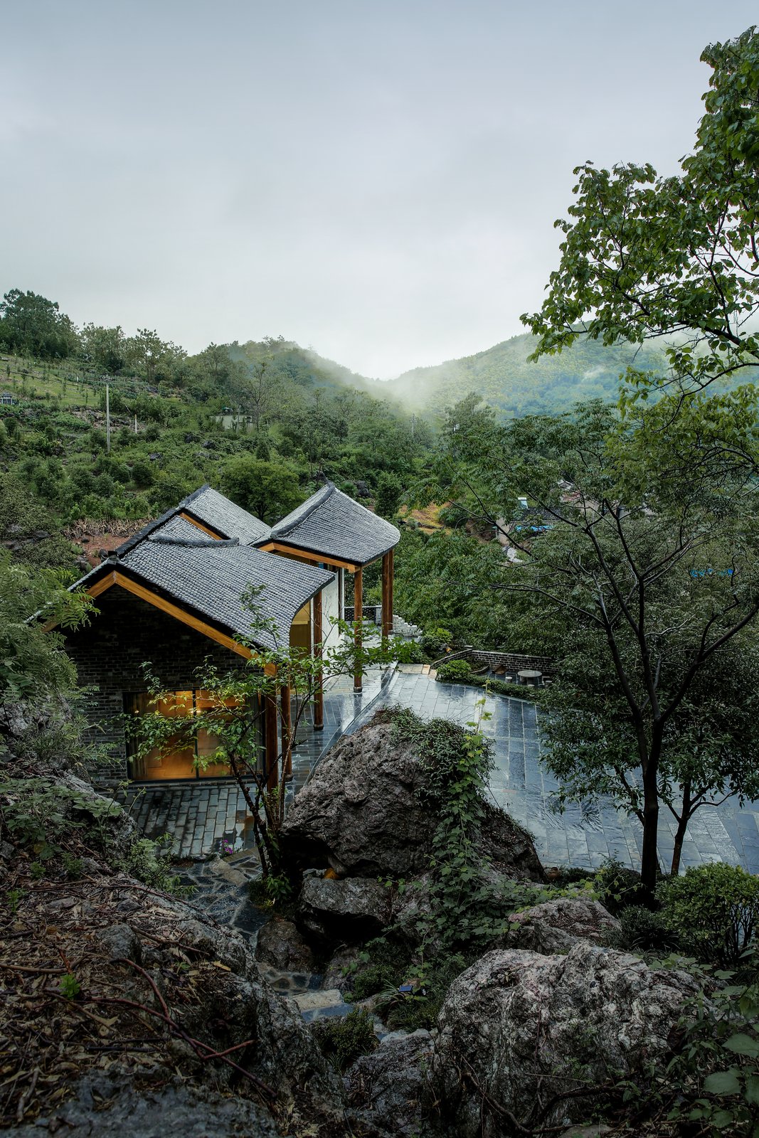 Photo 1 of 24 in An Amazing Home Rises From an Abandoned Ruin in China ...