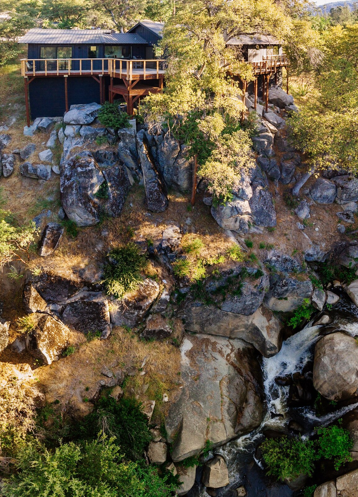 Photo 1 of 18 in Yosemite Waterfall House: The Observatory by Red Dot ...