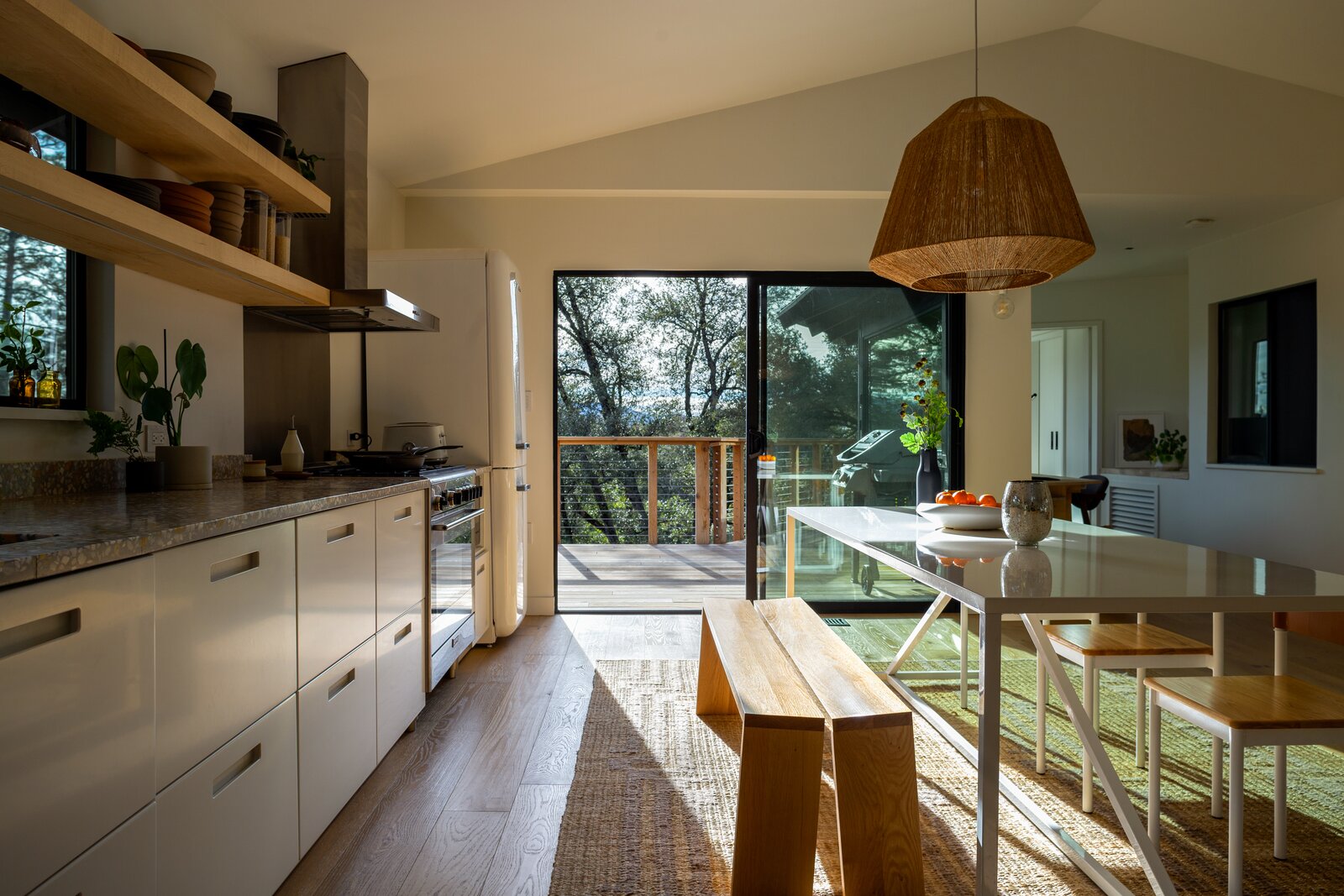 Photo 6 of 18 in Yosemite Waterfall House: The Observatory by Red Dot ...