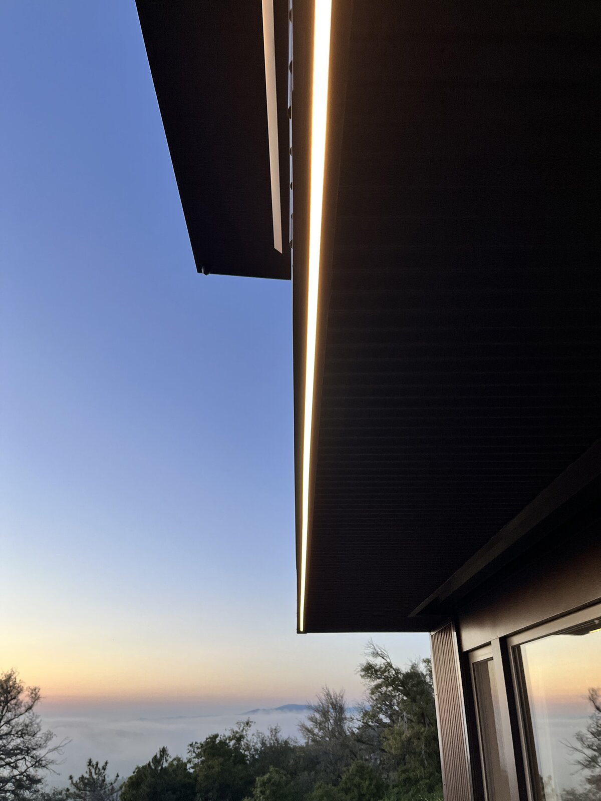 Photo 3 of 7 in 8 One X Off Grid House by Hart Wright Architects - Dwell