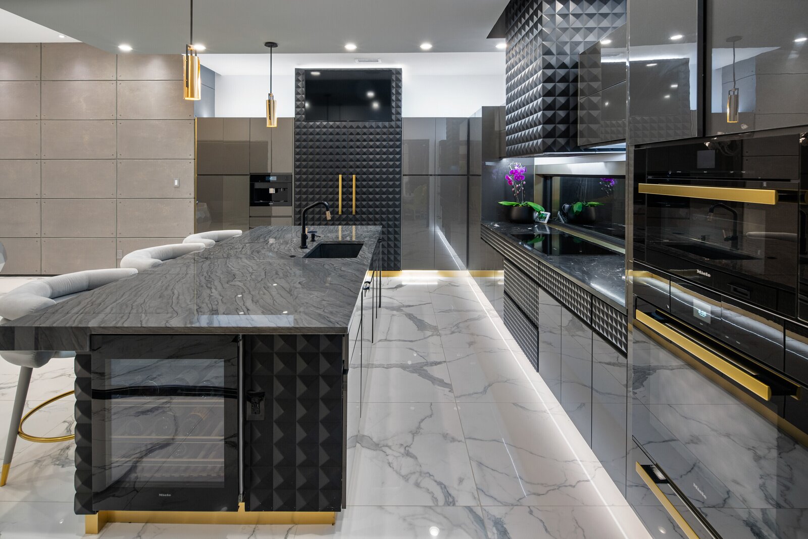 Photo 9 of 15 in Futuristic Home Inspired by TRON: Legacy by Design LA ...