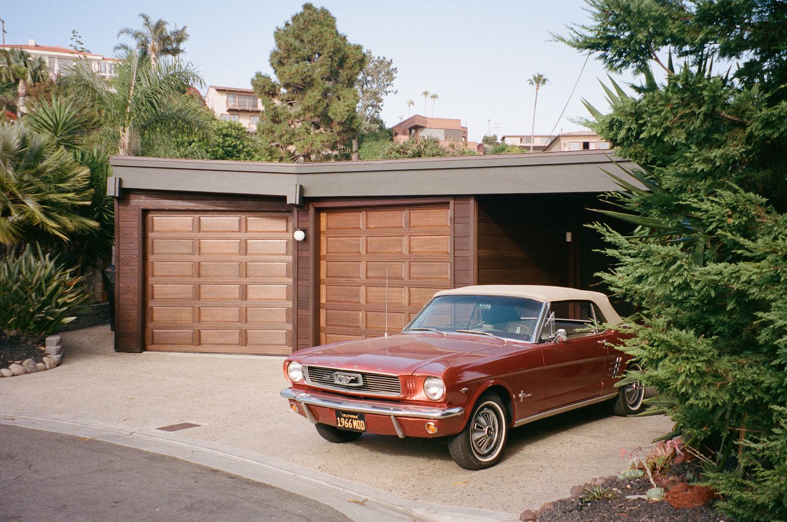 Photo 10 of 14 in The Liebner/Ivans House by Joan Gand - Dwell