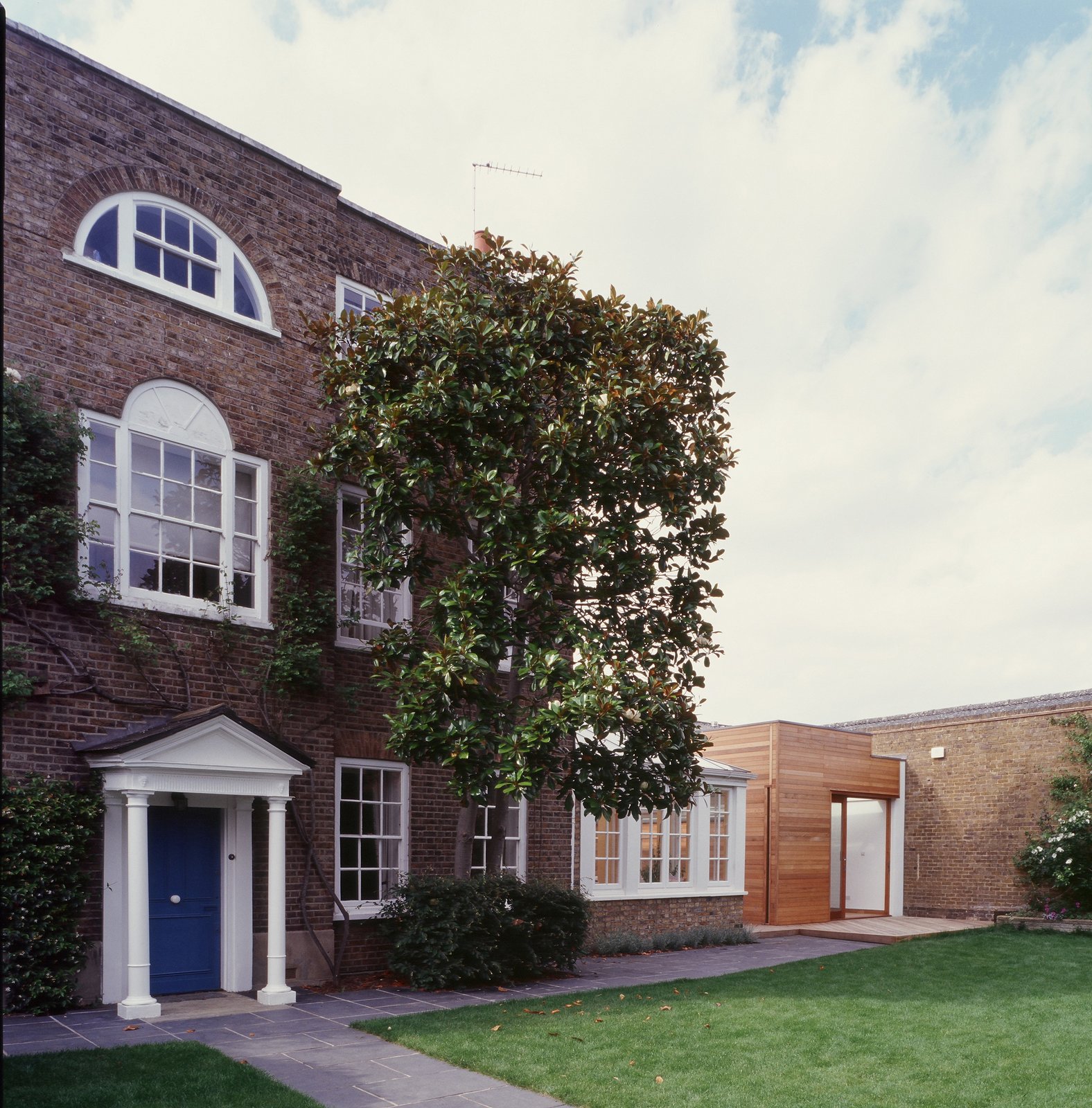 Photo 6 of 7 in Briar House by Webb Yates Engineers - Dwell